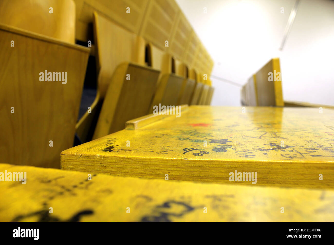university yellow lecture hall Stock Photo - Alamy