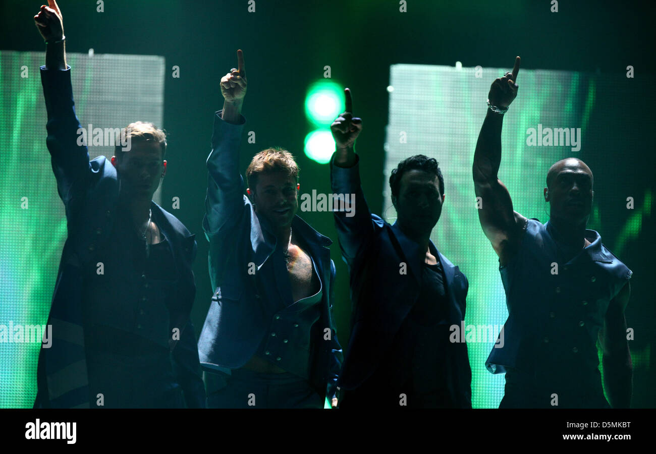 Blue rehearsing for the Eurovision Song Contest (Grand Prix Eurovision ...