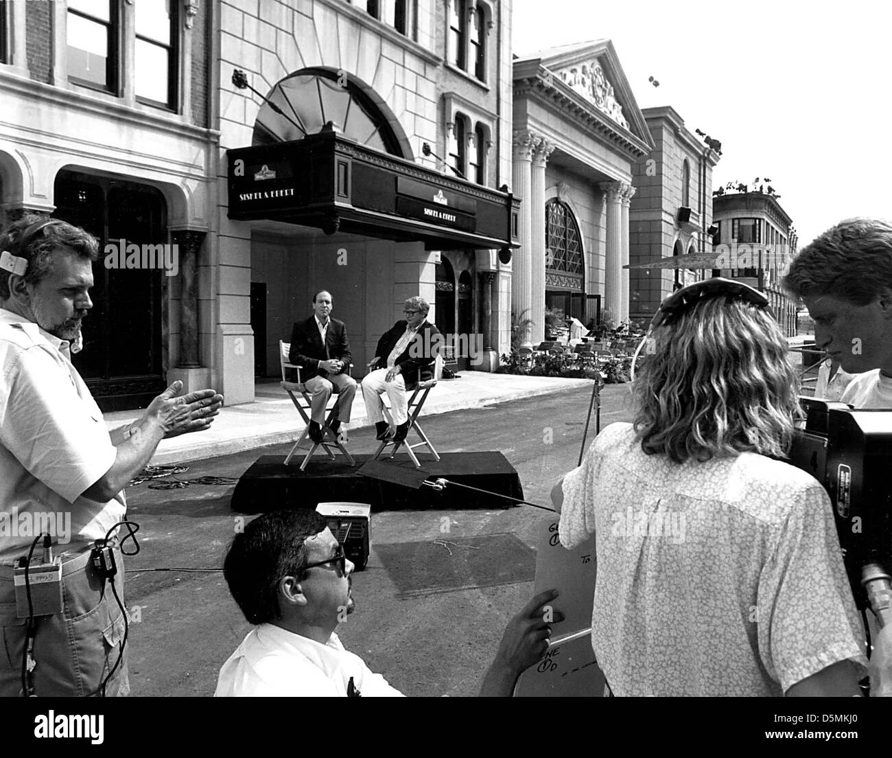 Ebert thumbs up hi-res stock photography and images - Alamy