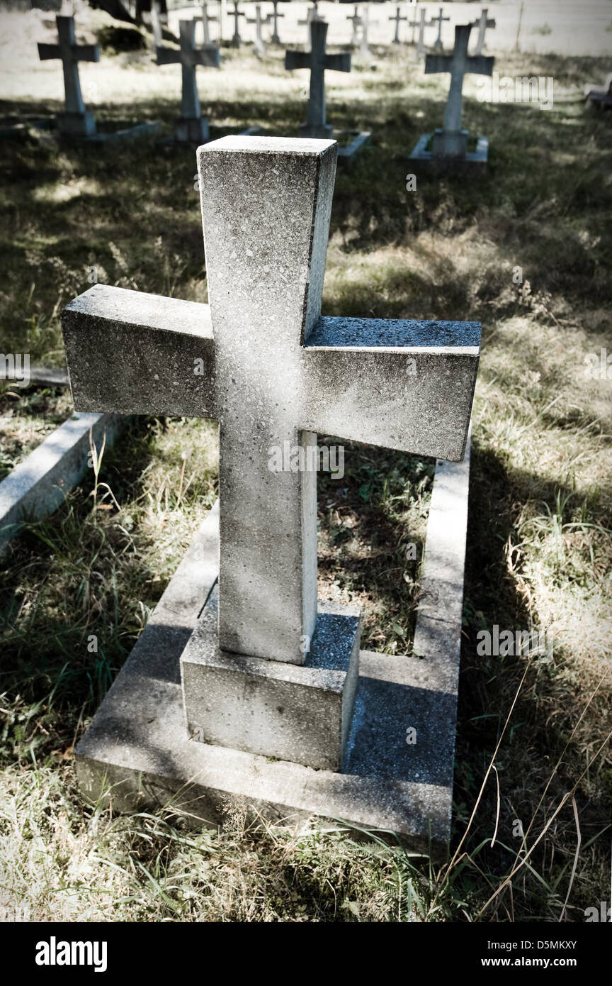 Twilight cemetery hi-res stock photography and images - Alamy