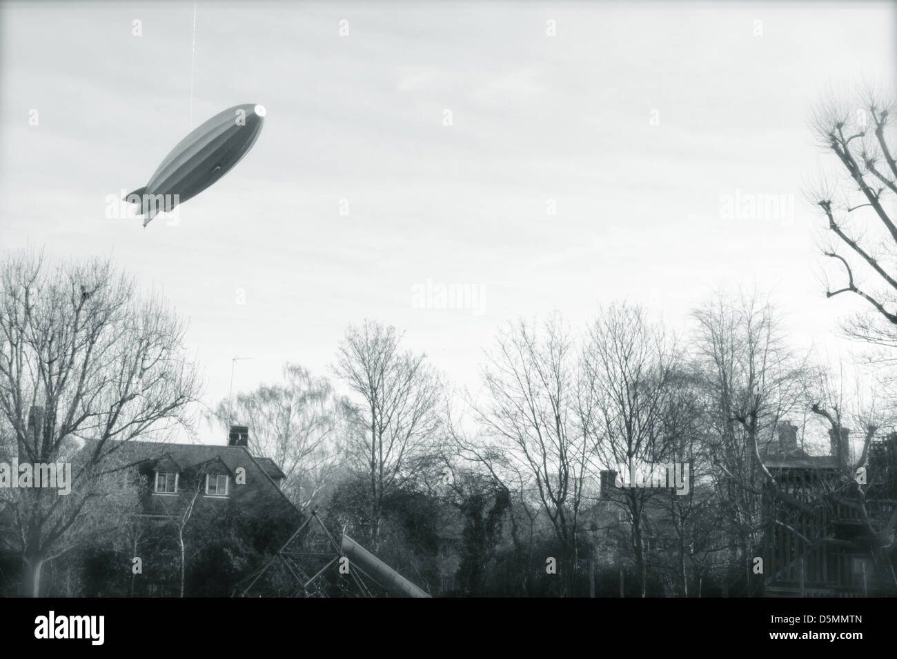 Zeppelin over london zeppelin over london hi-res stock photography and ...