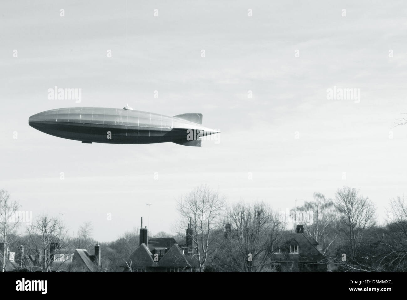 Zeppelin london hi-res stock photography and images - Alamy