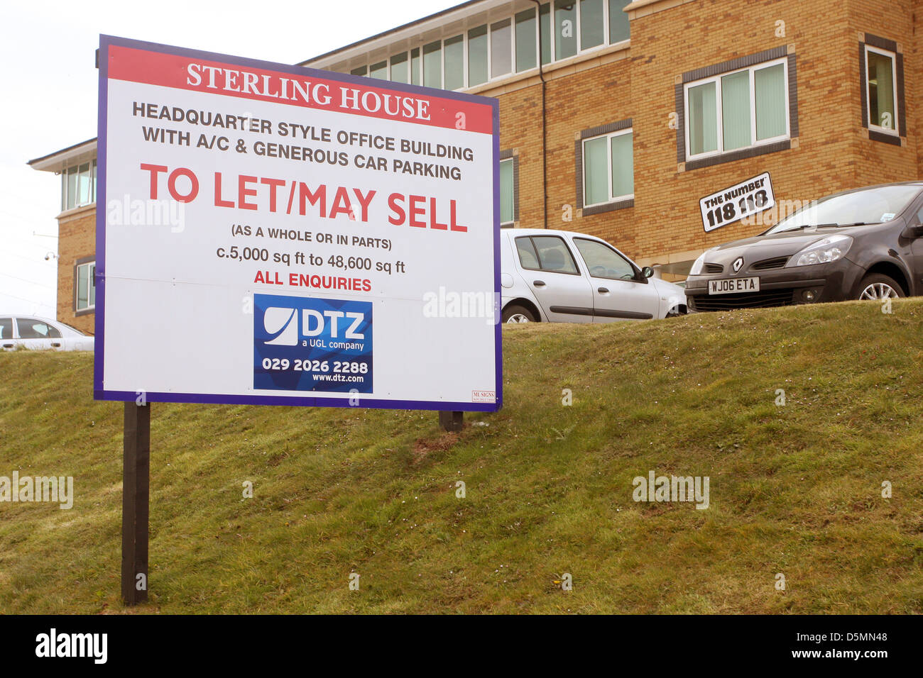 House to let board hi-res stock photography and images - Alamy