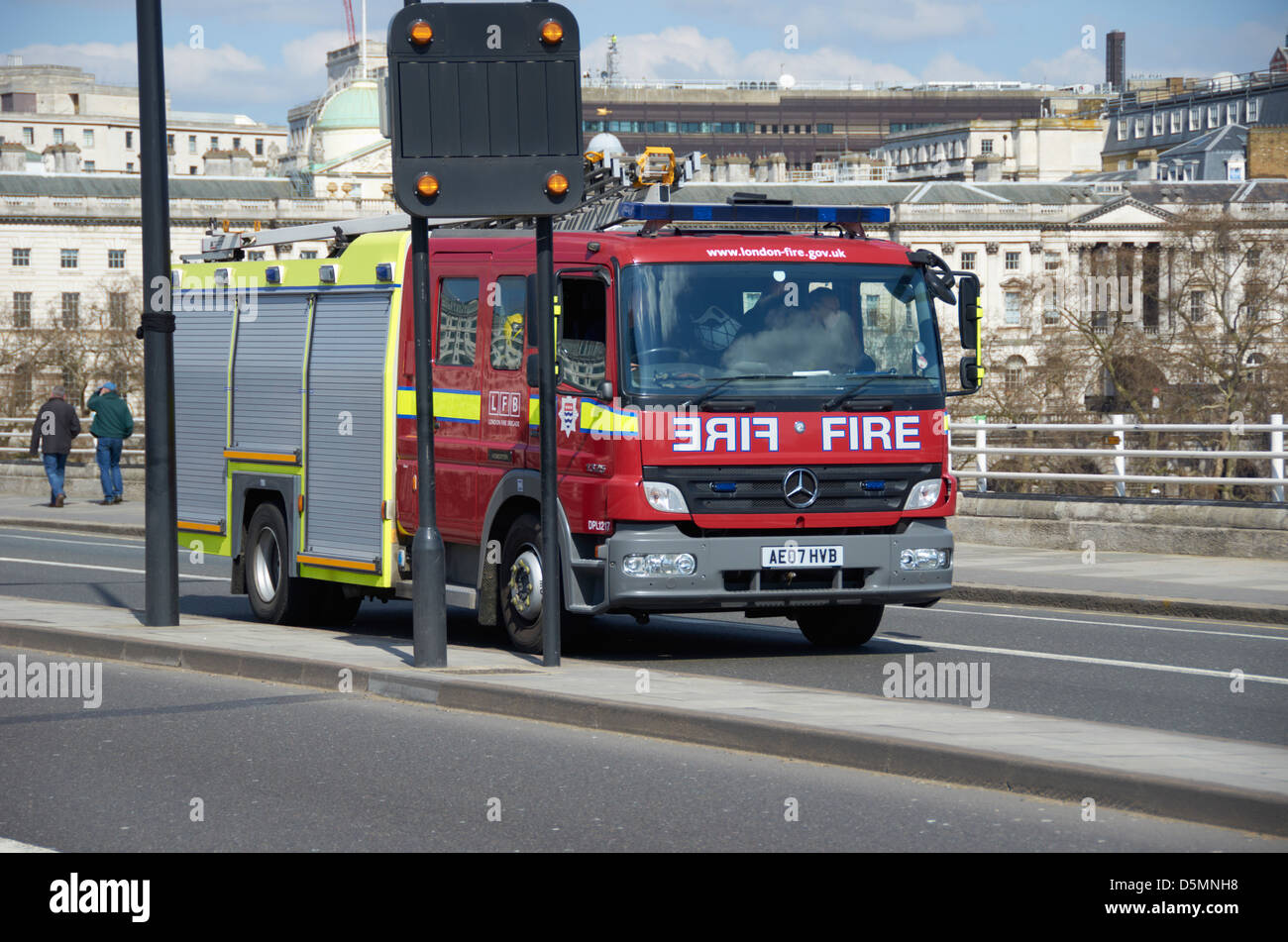 Fire engine crossing Waterloo Bridge in central London Stock Photo - Alamy