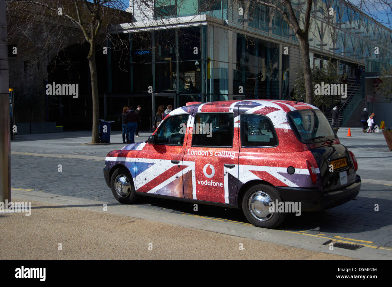 Hackney cab stopped hi-res stock photography and images - Alamy