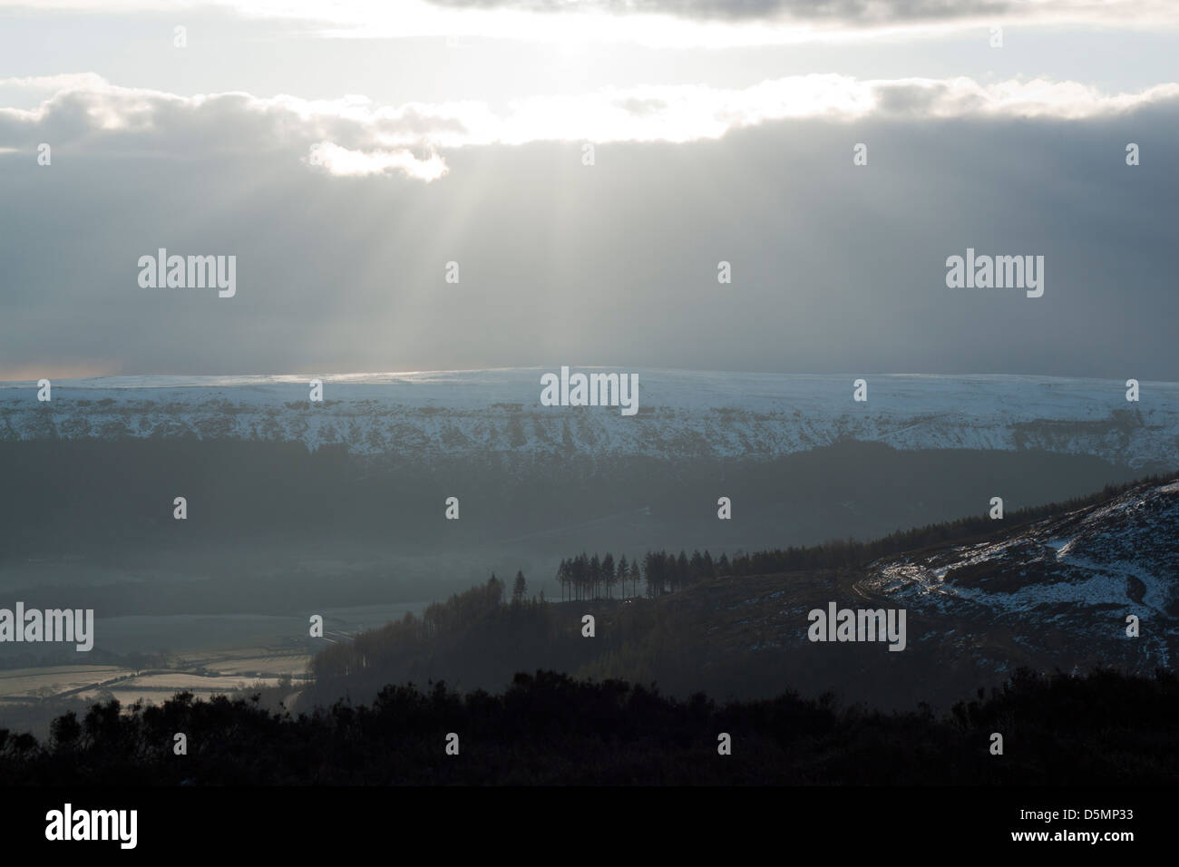 Magnificent and mysterious sun rays view from Cleveland Way near Clay ...