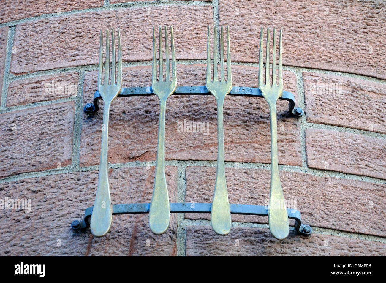 Forks sign hi-res stock photography and images - Alamy