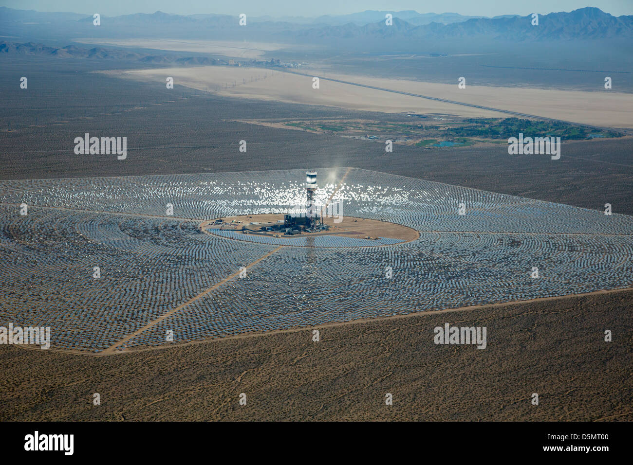 Ivanpah Solar Project Stock Photo - Alamy