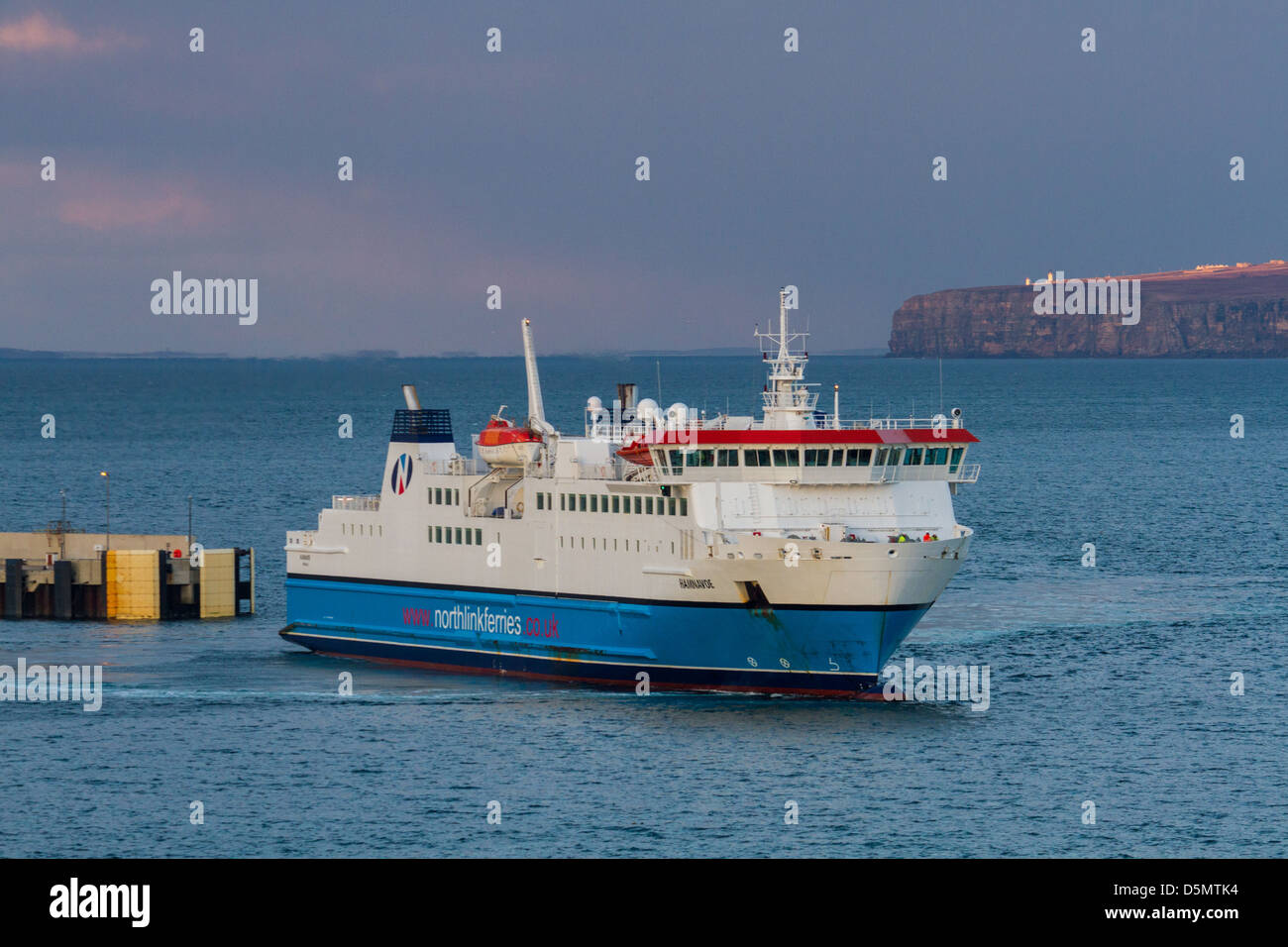 Hamnavoe ferry hi-res stock photography and images - Alamy