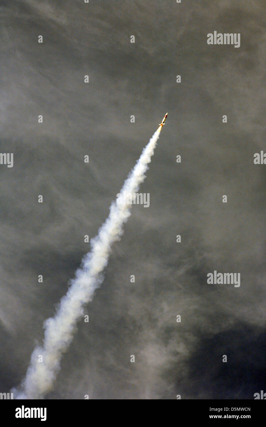 Rocket trail hi-res stock photography and images - Alamy