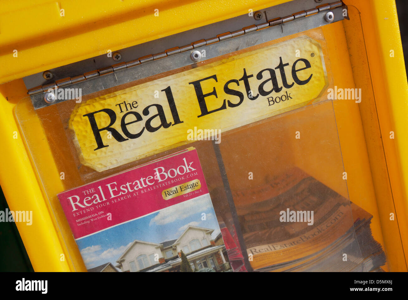 Real book hi-res stock photography and images - Alamy