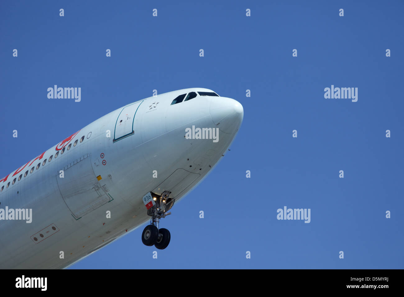 Plane Landing at Pearson Airport, Toronto, Canada Stock Photo - Alamy