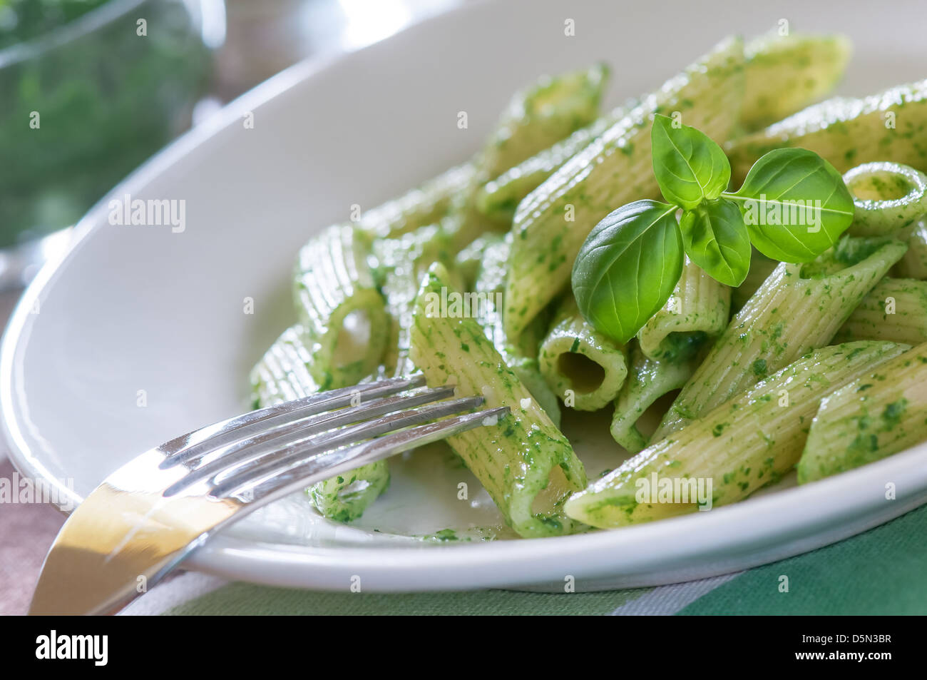 Spaghetti basil pesto pasta hi-res stock photography and images - Alamy