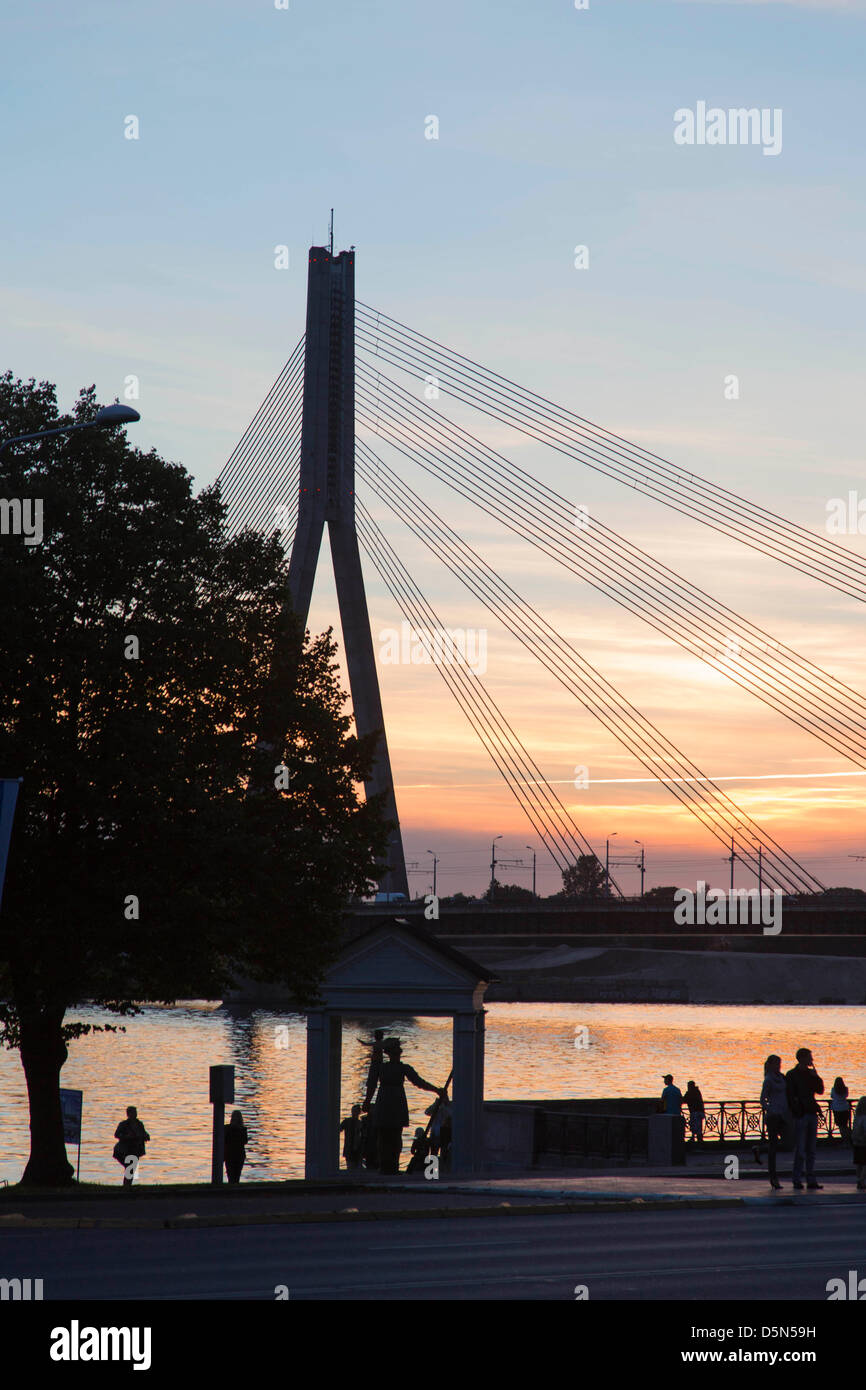 Vansu tilts bridge hi-res stock photography and images - Alamy