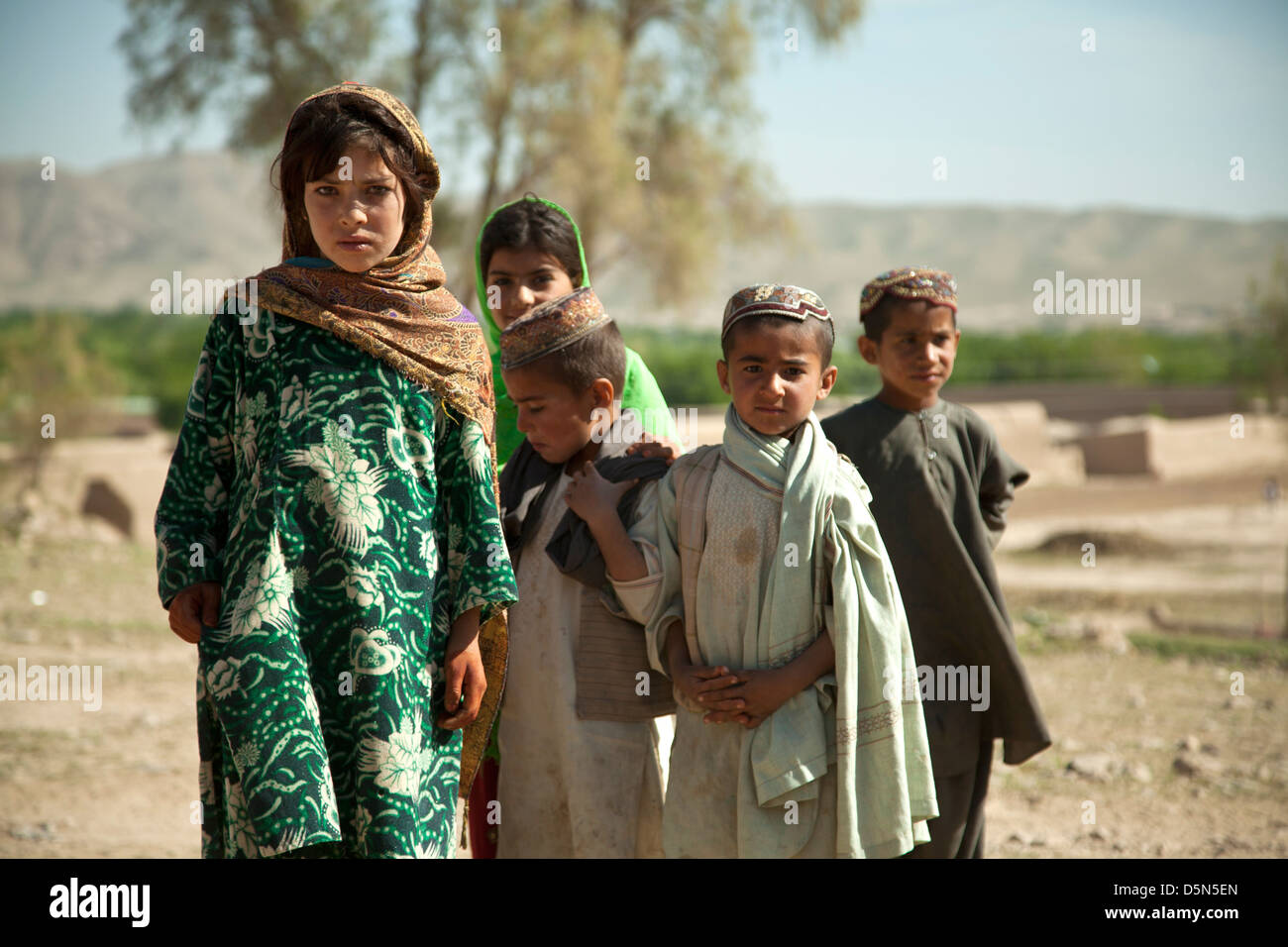 Afghan children hi-res stock photography and images - Alamy