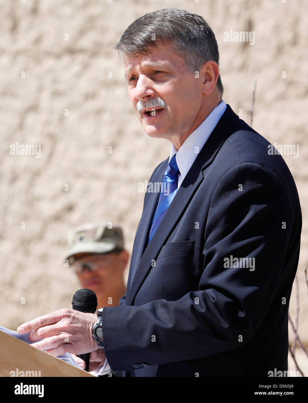 Prt closing ceremony speaking hi-res stock photography and images - Alamy