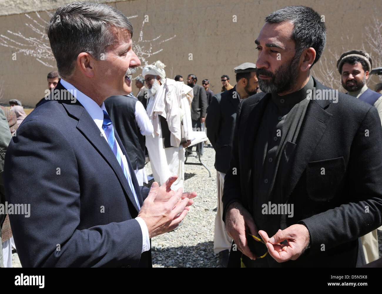 Prt closing ceremony afghan hi-res stock photography and images - Alamy