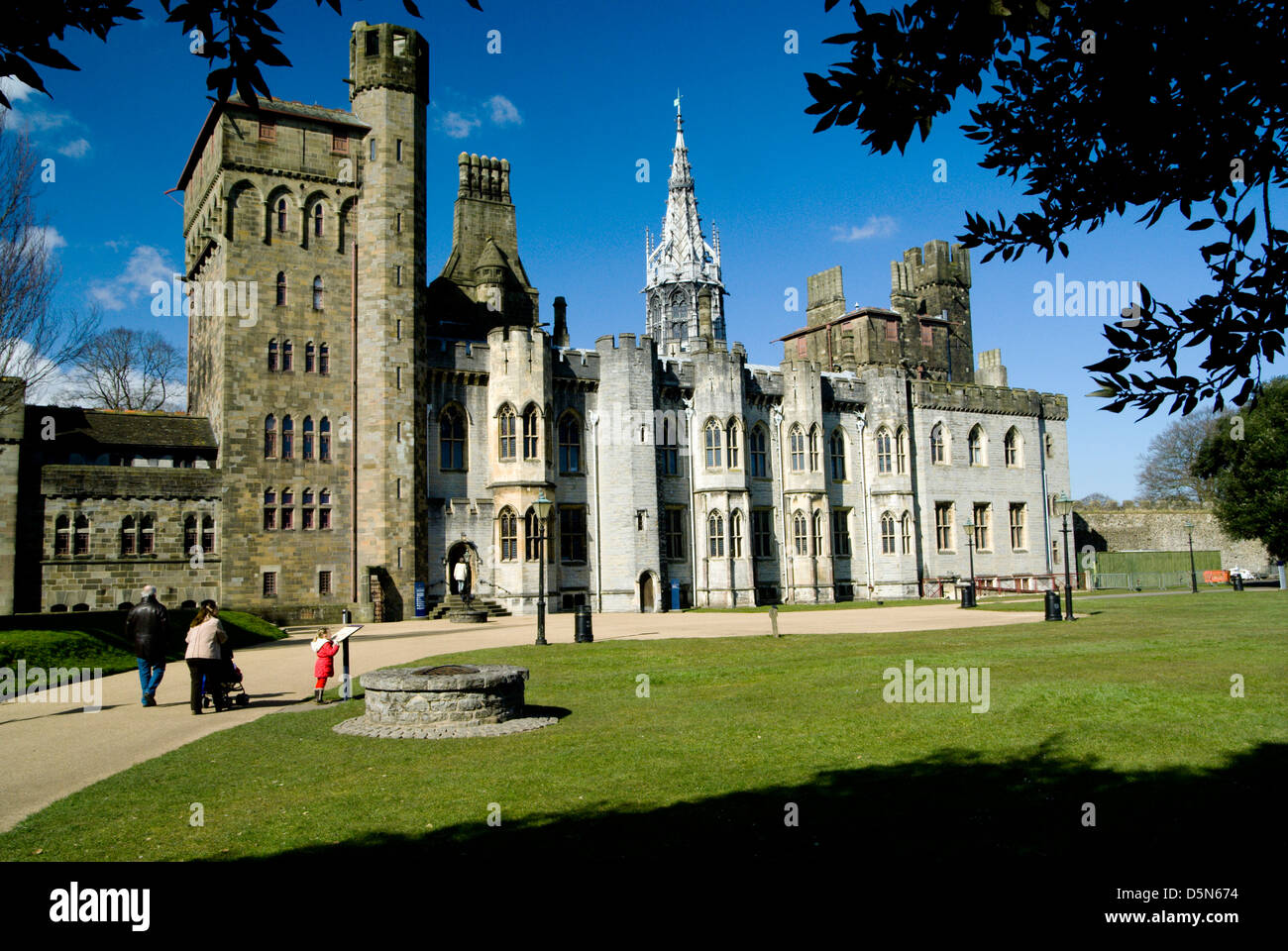 Visit cardiff castle hi-res stock photography and images - Alamy