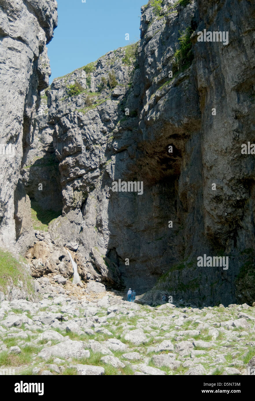 Limestone Rock Formation at Goredale Scar in the Yorkshire Dales Stock ...