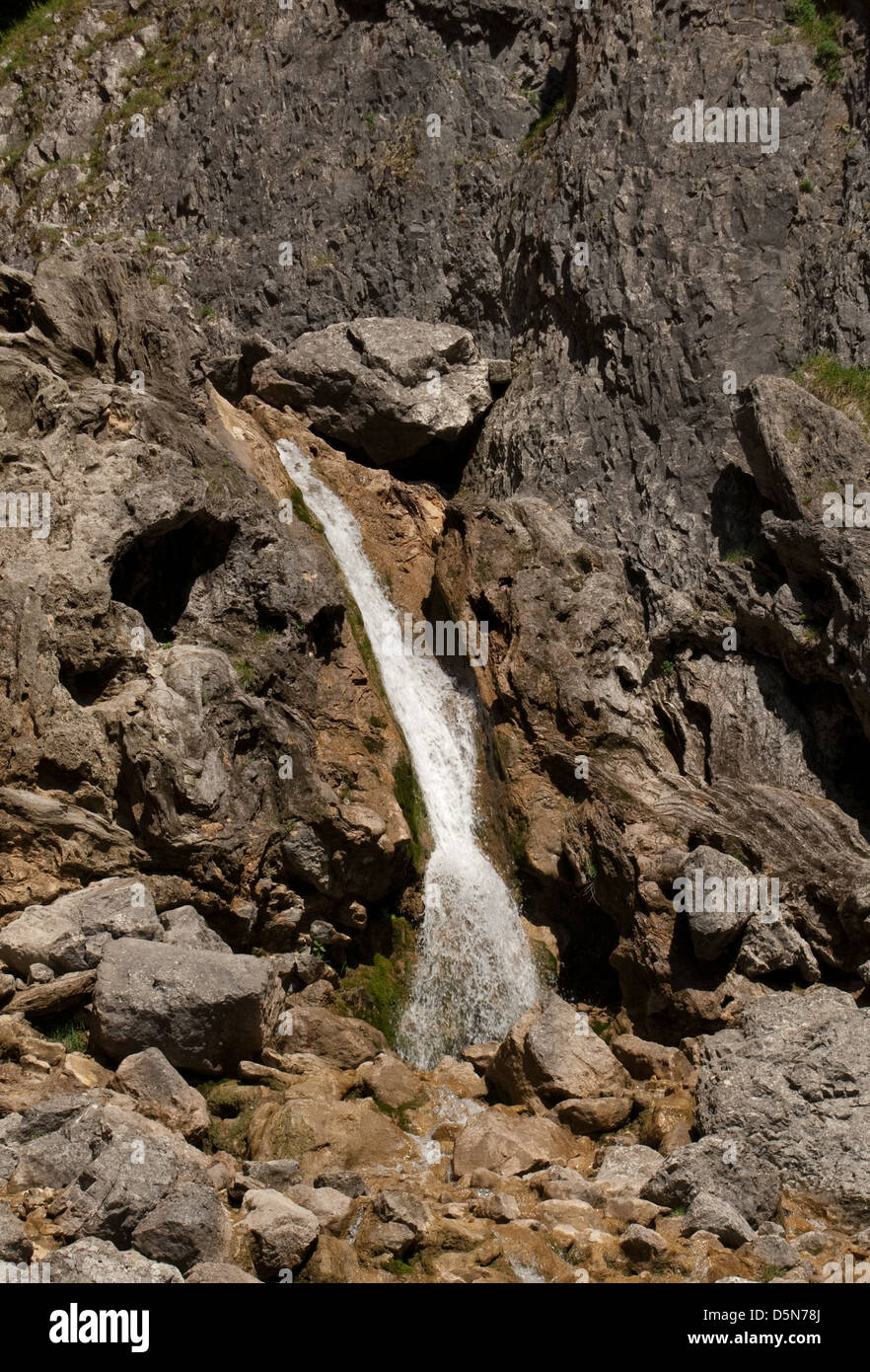 Limestone Rock Formation at Goredale Scar in the Yorkshire Dales Stock ...