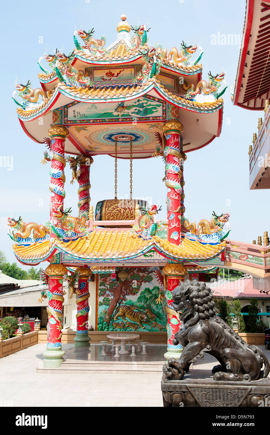 Colorful ornate Chinese temple Stock Photo - Alamy