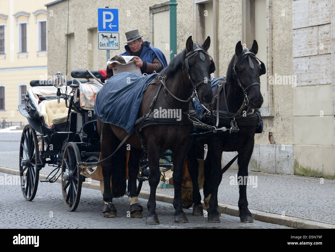 Horse Drawn Coach Stock Photos & Horse Drawn Coach Stock Images - Alamy
