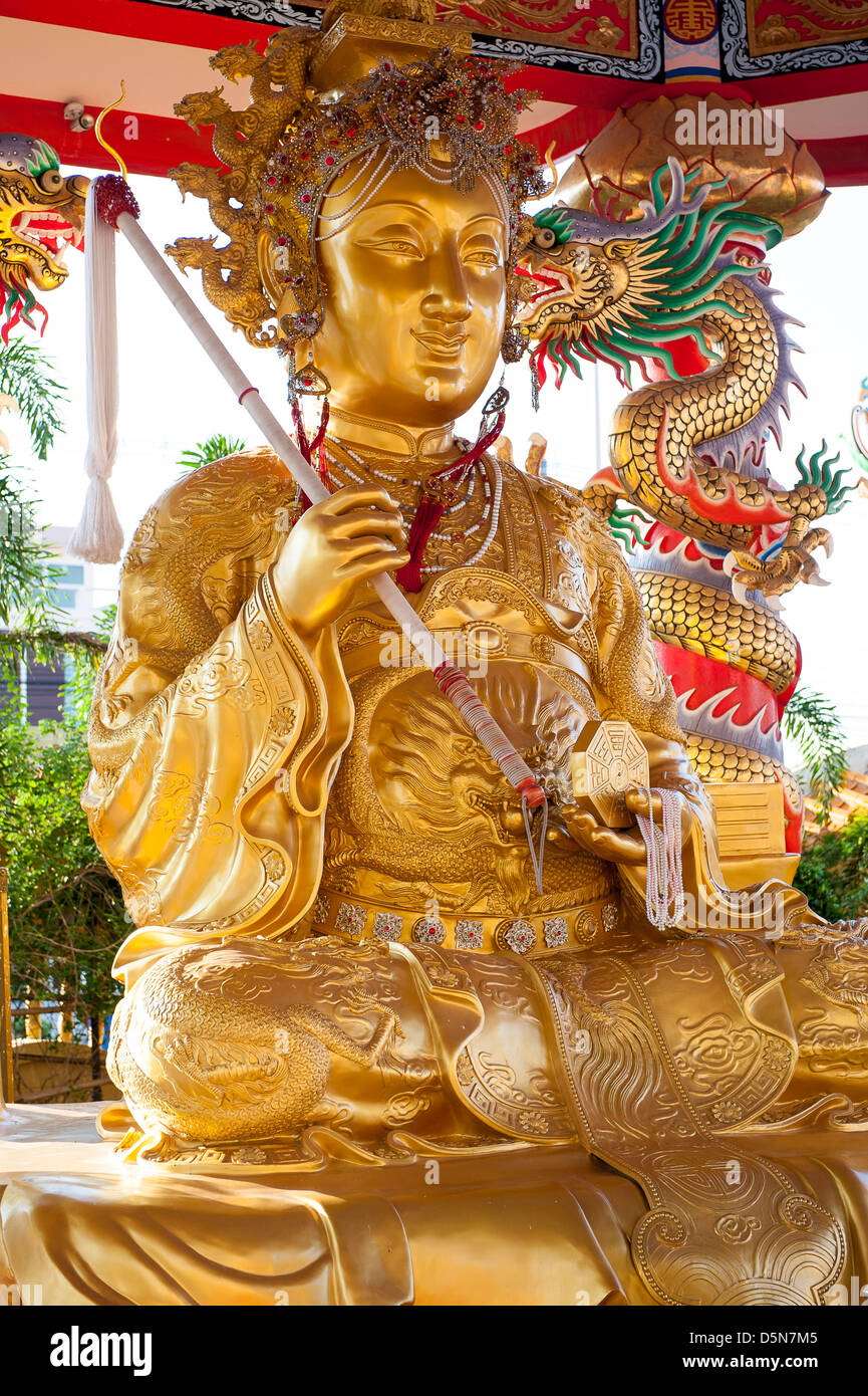 Colorful ornate Chinese temple Stock Photo - Alamy