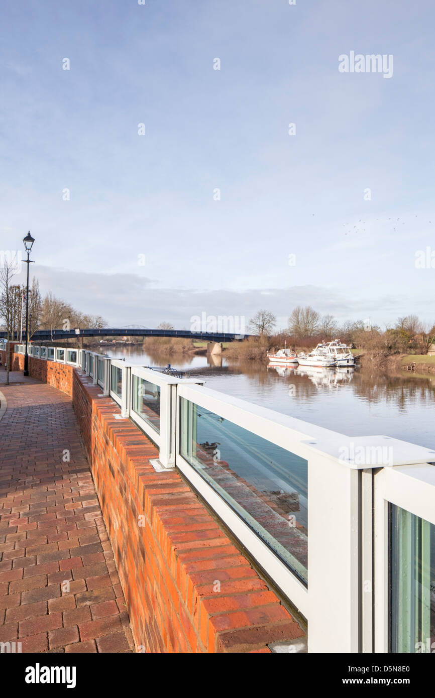 Flooding river severn upton upon hi-res stock photography and images ...