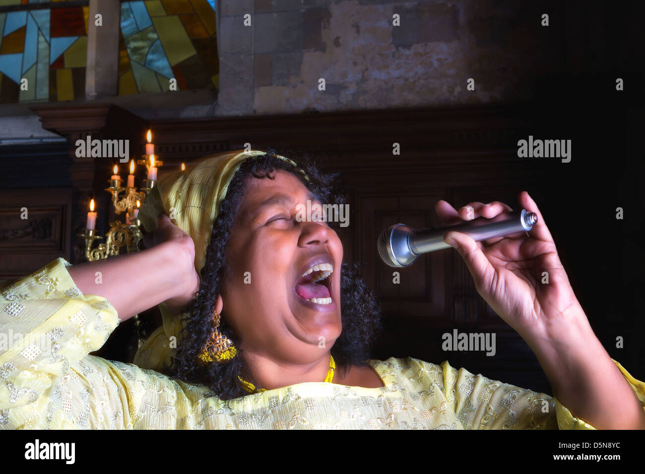 Black spiritual singer hi-res stock photography and images - Alamy