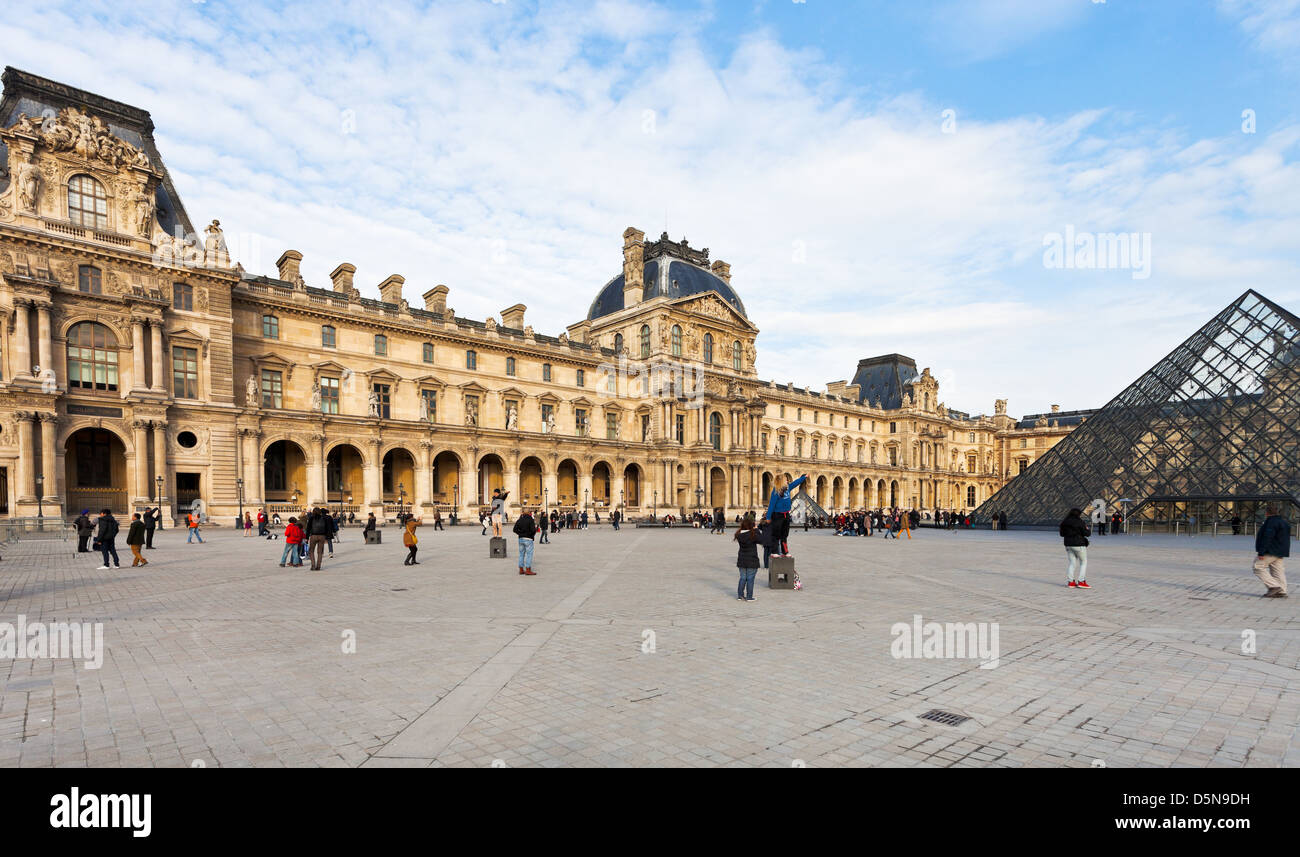 Square court of the louvre, paris hi-res stock photography and images ...