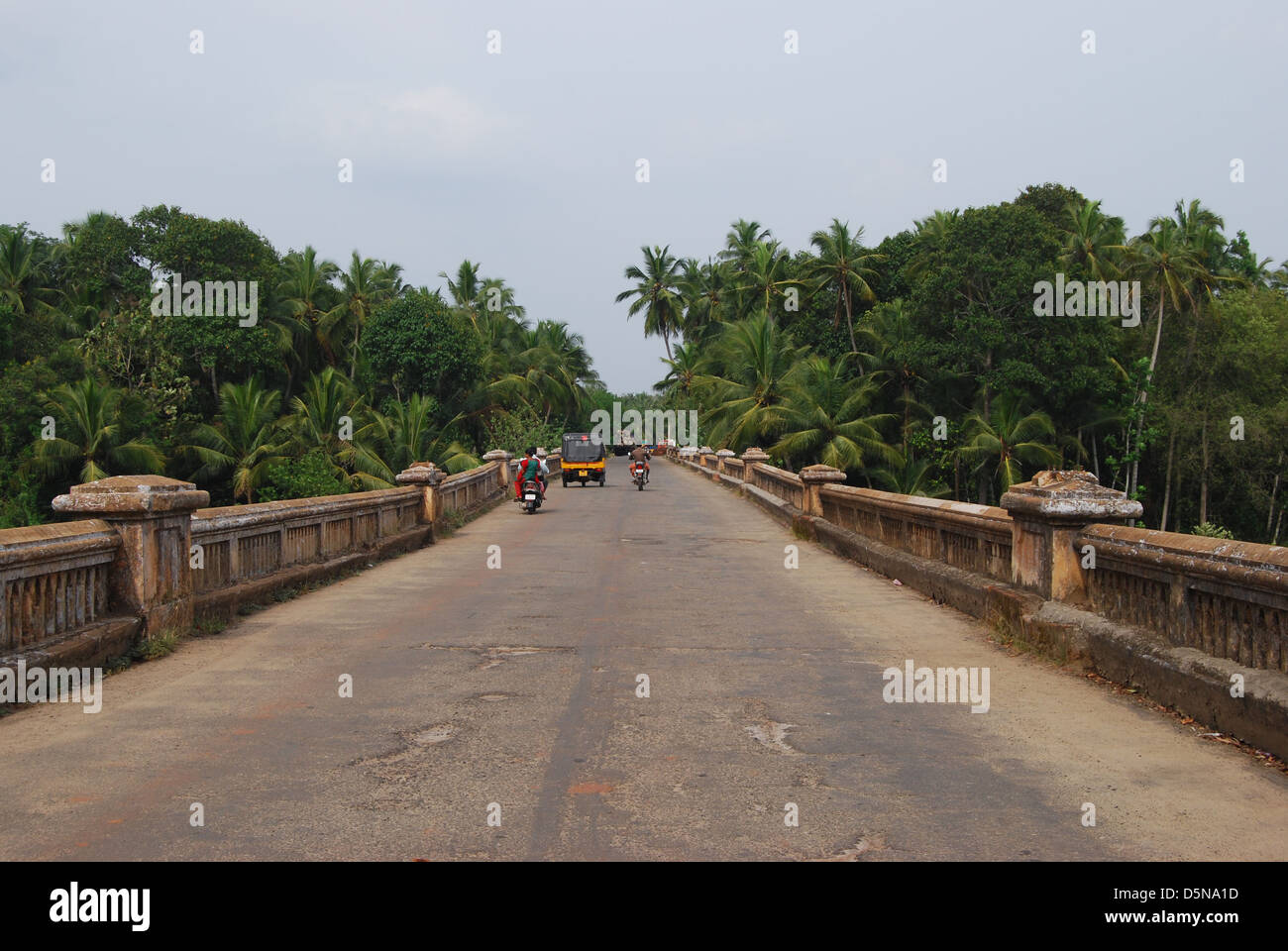 Old Kuzhithurai Bridge Stock Photo - Alamy