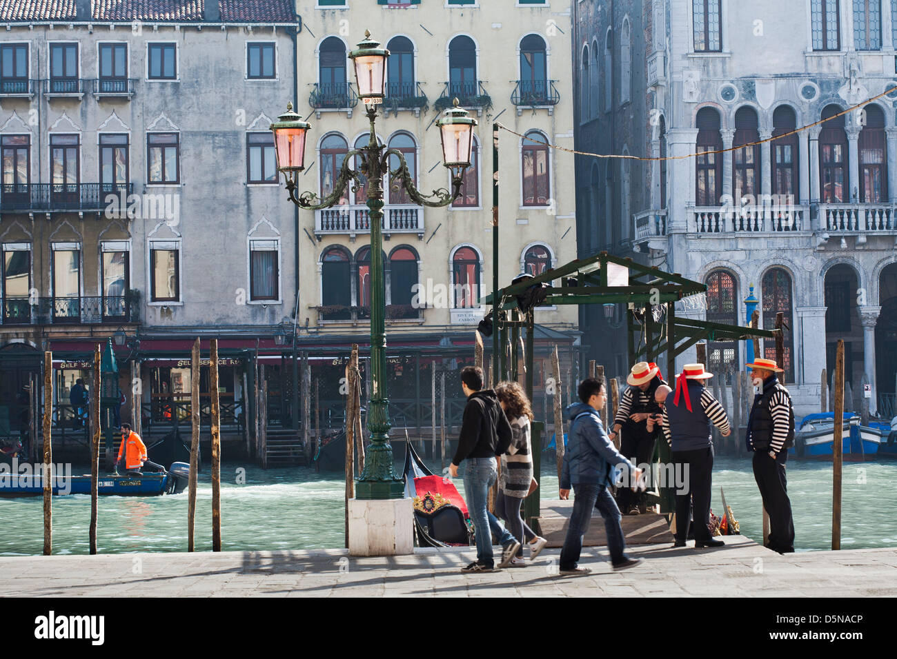 Gondoliers venice canal hi-res stock photography and images - Alamy