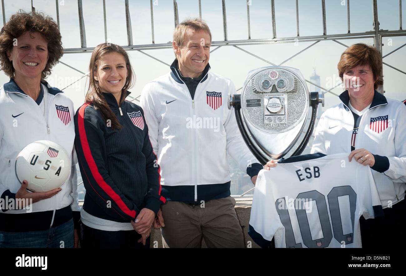 Michelle akers april heinrichs hi-res stock photography and images - Alamy
