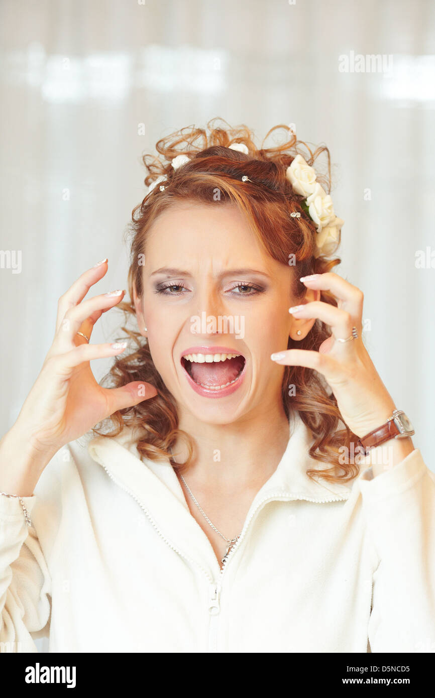 Crying bride hi-res stock photography and images - Alamy