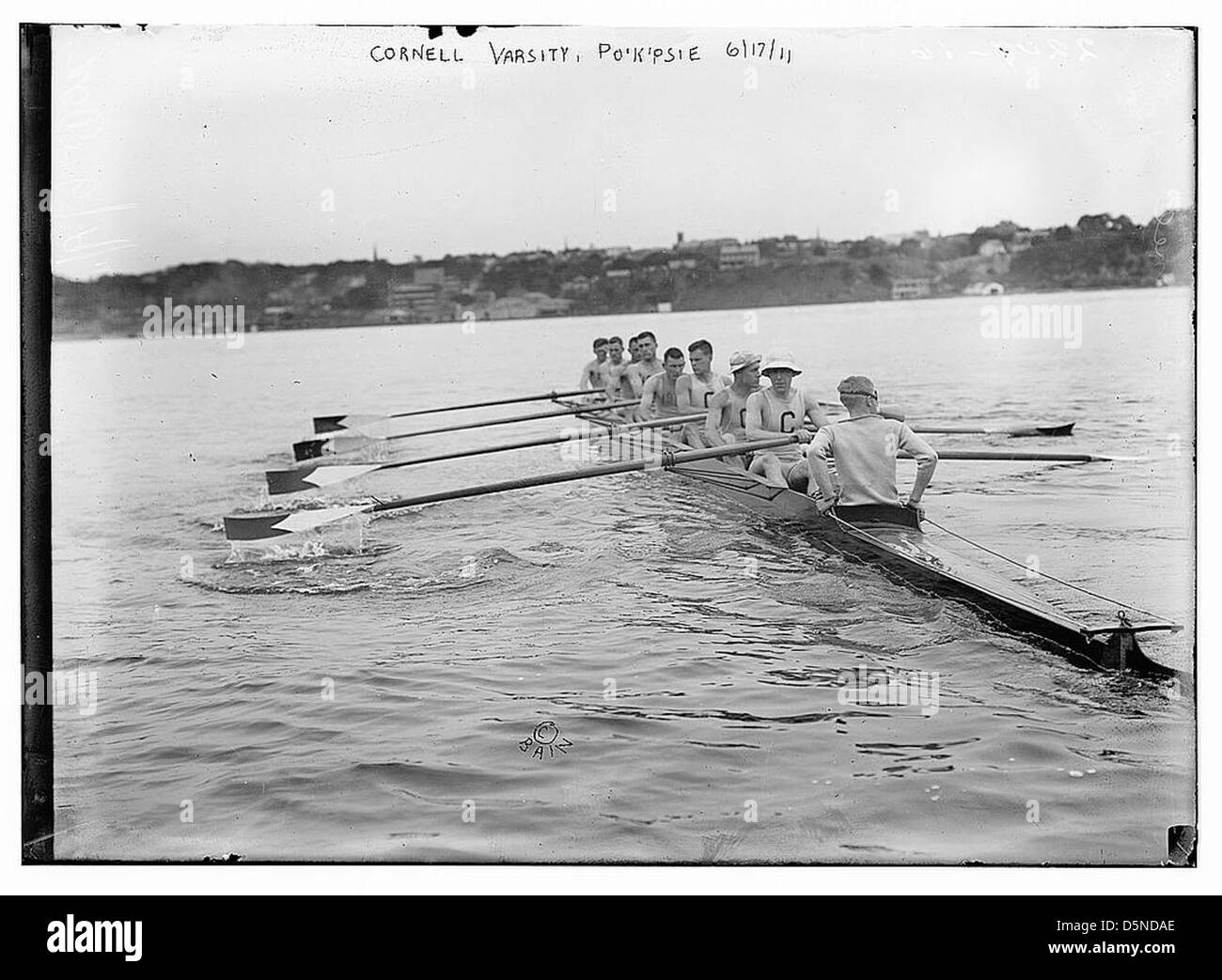 This image shows the Cornell University rowing team in Poughkeepsie ...