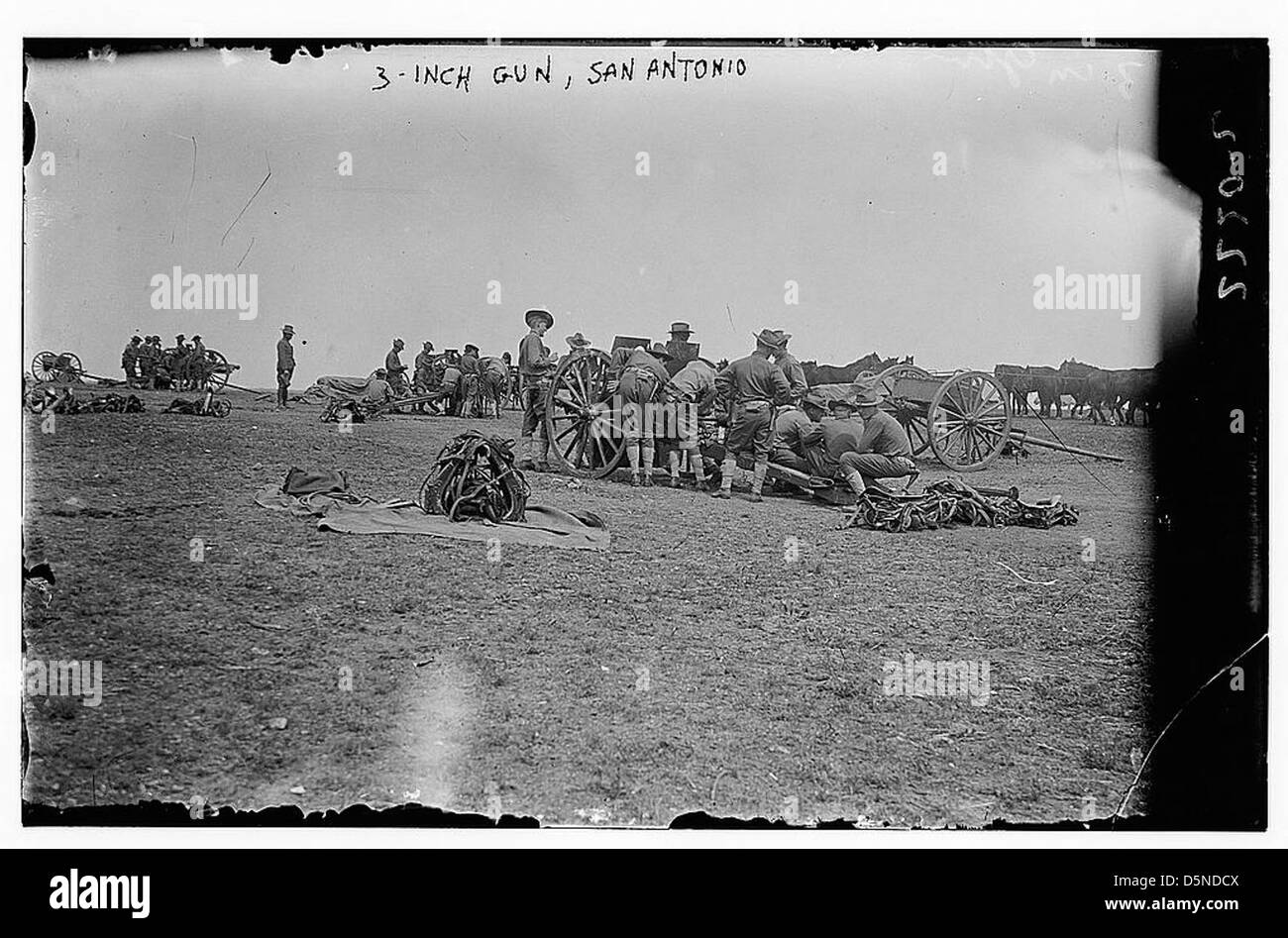 3 inch gun hi-res stock photography and images - Alamy