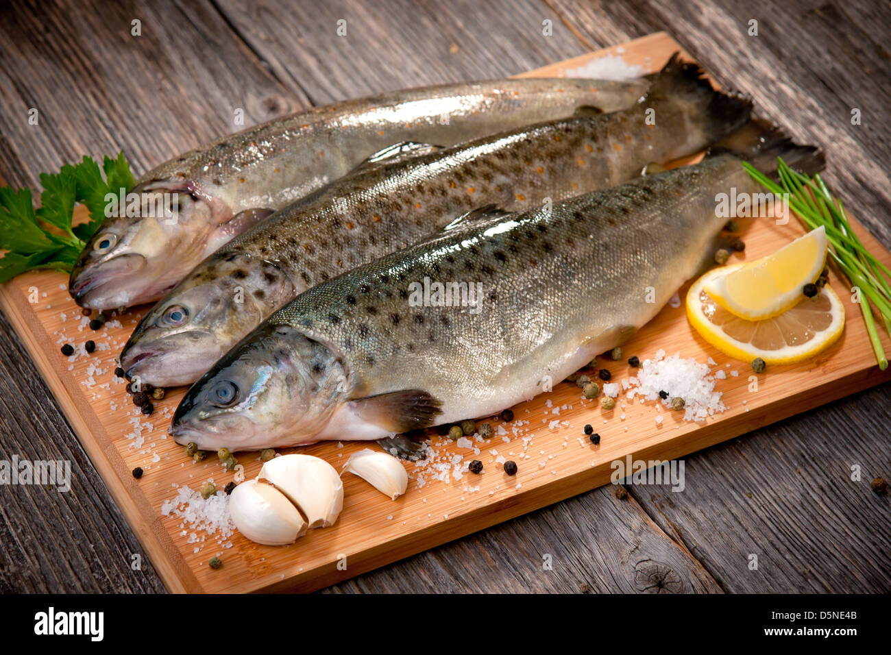 Raw fish (brown trout Stock Photo - Alamy