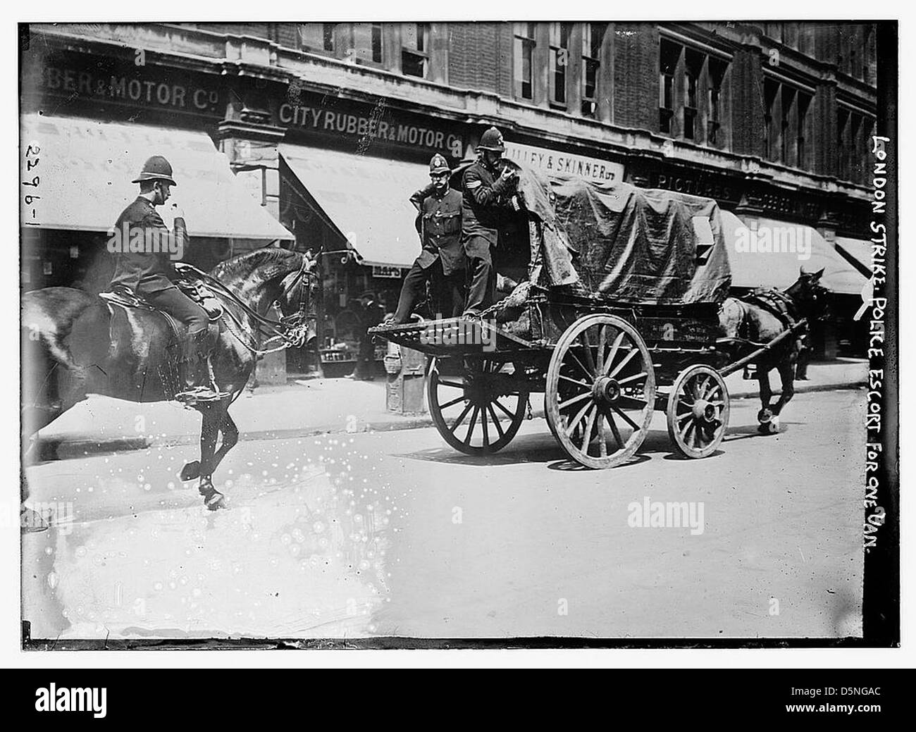 Police presence demonstrations Black and White Stock Photos & Images ...