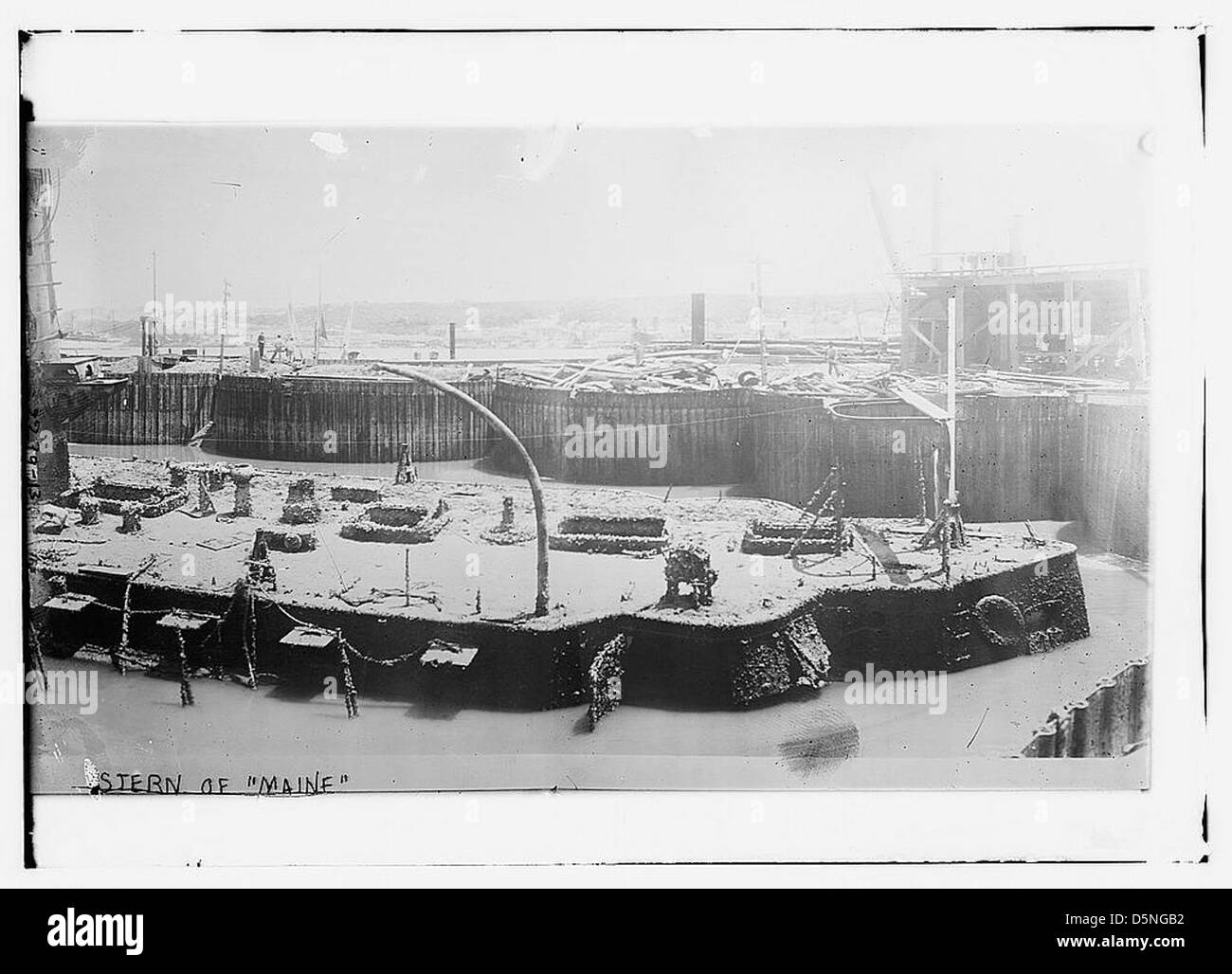 Uss maine wreck hi-res stock photography and images - Alamy