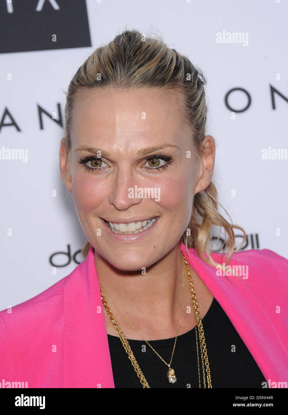 Brentwood, California, USA. 4th April 2013. Molly Sims arrives for the ...