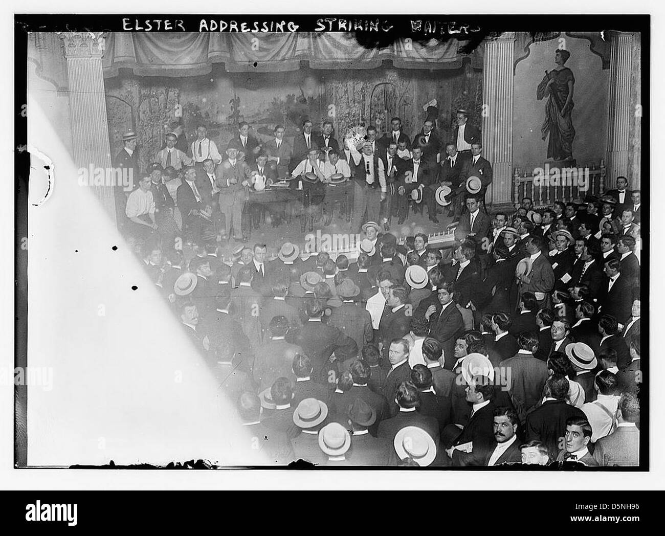 Elster addressing striking waiters (LOC Stock Photo - Alamy