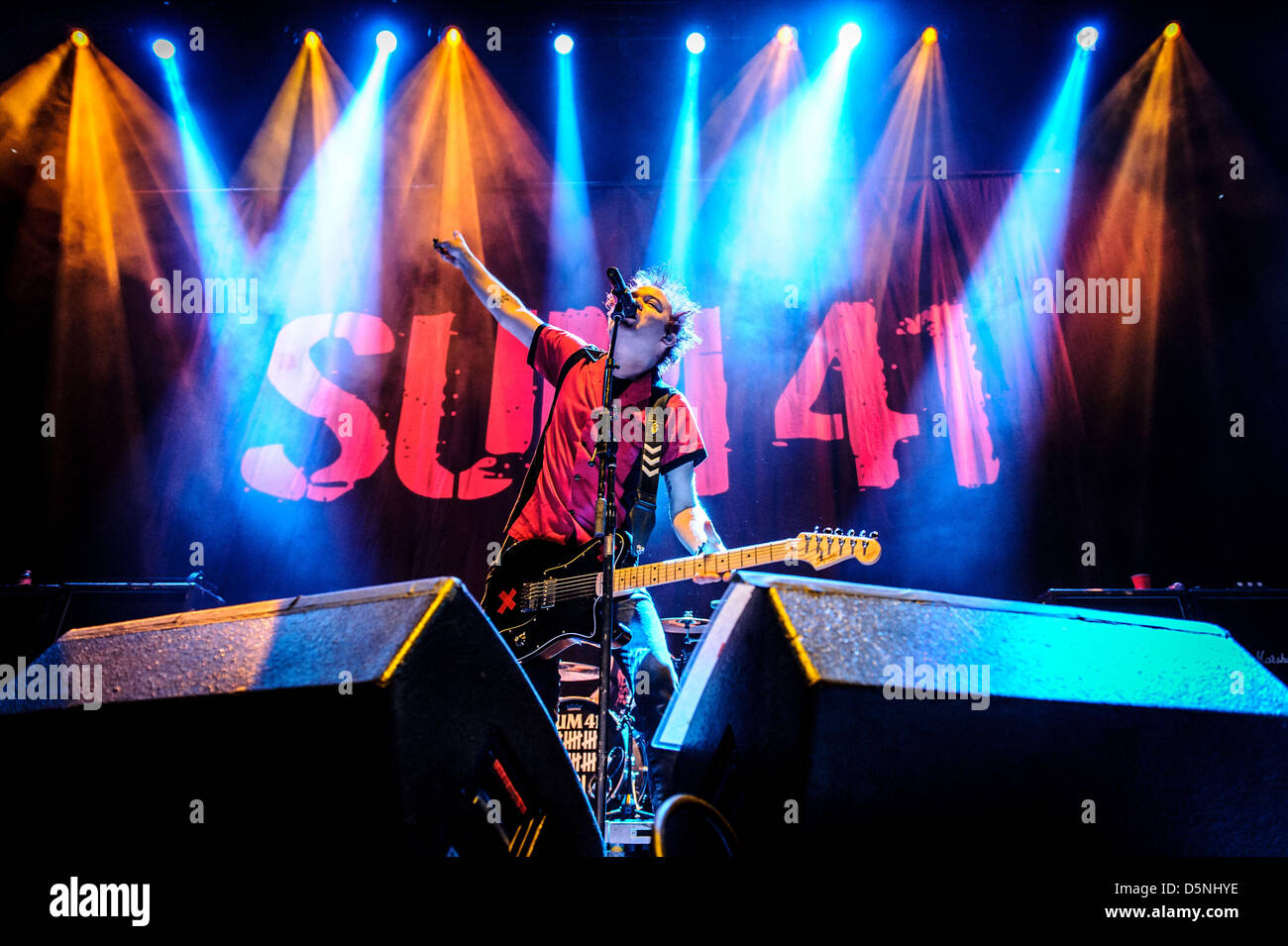 Lead vocalist guitarist of sum 41 hi-res stock photography and images ...