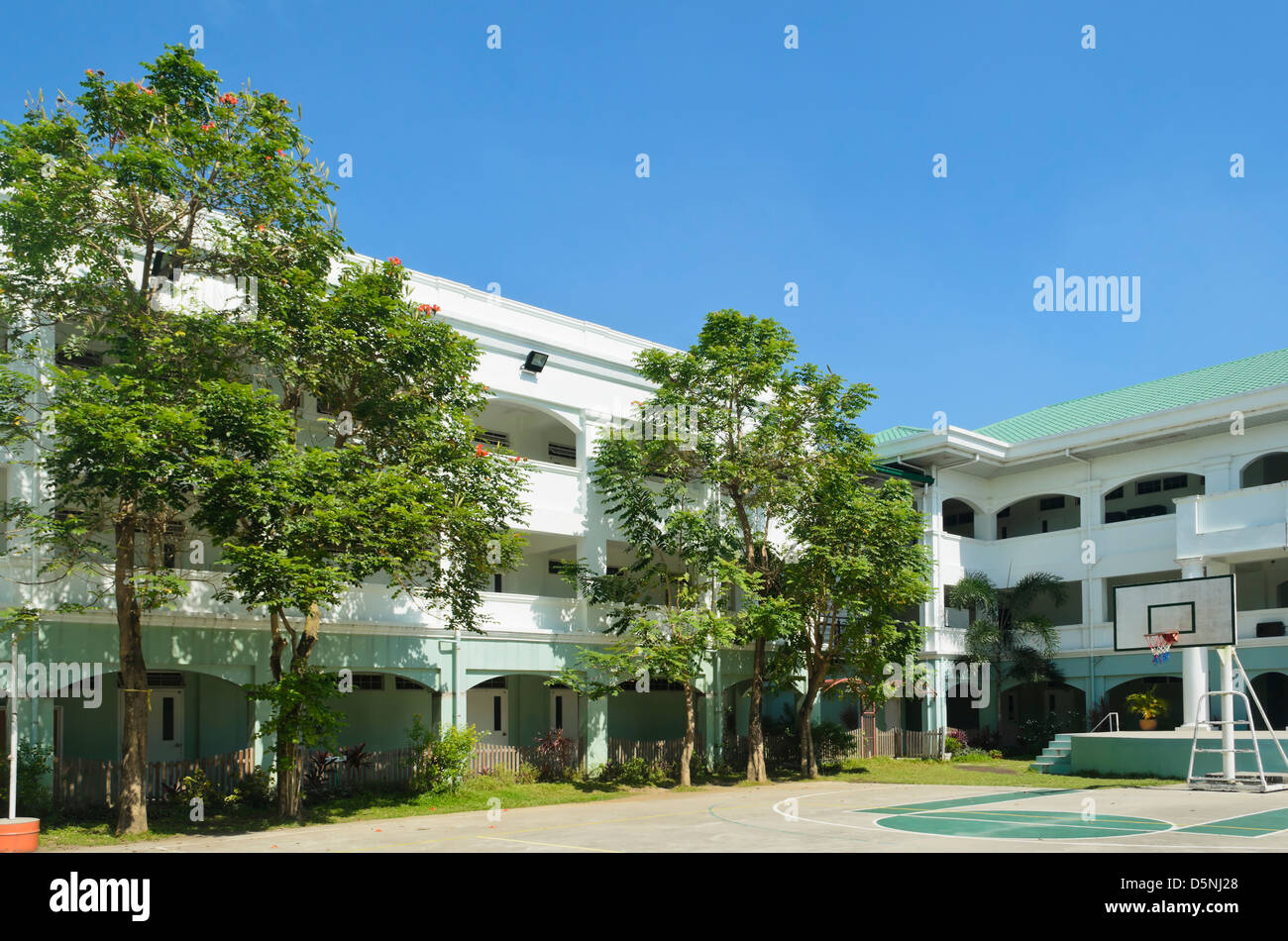 School concrete building hi-res stock photography and images - Alamy