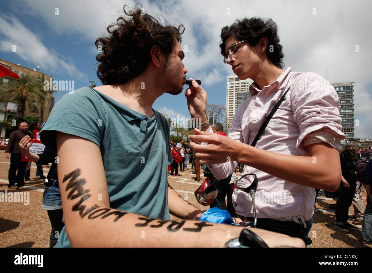 Israel tel aviv young women hi-res stock photography and images - Alamy
