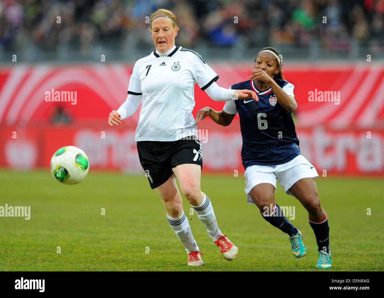Germany's Melanie Behringer (L) vies for the ball with USA's Crystal ...