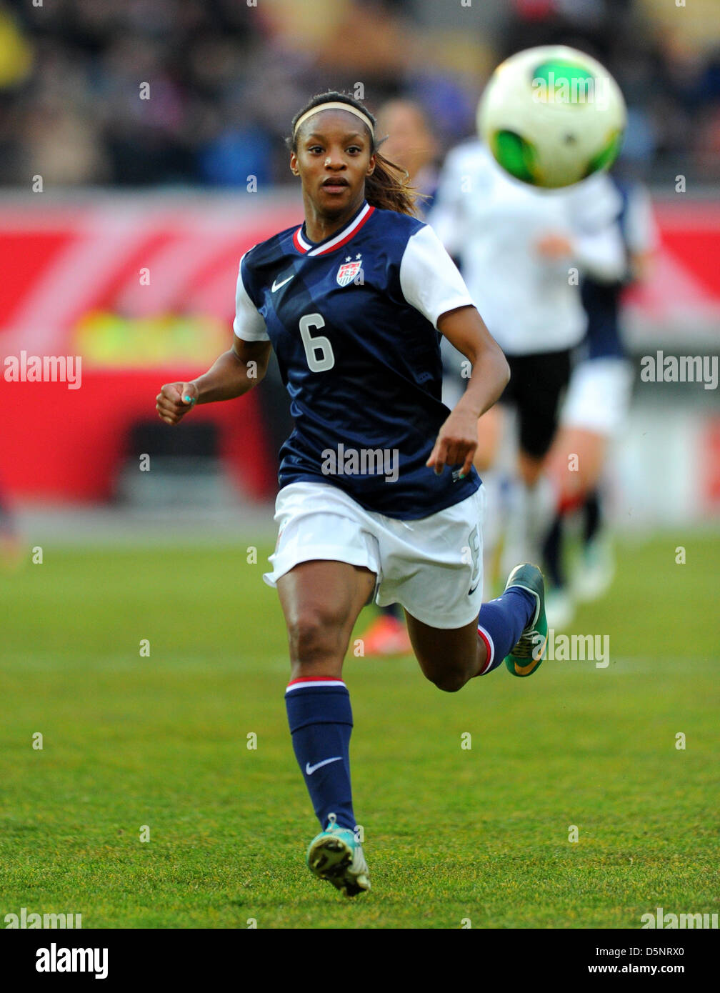Crystal dunn hi-res stock photography and images - Alamy