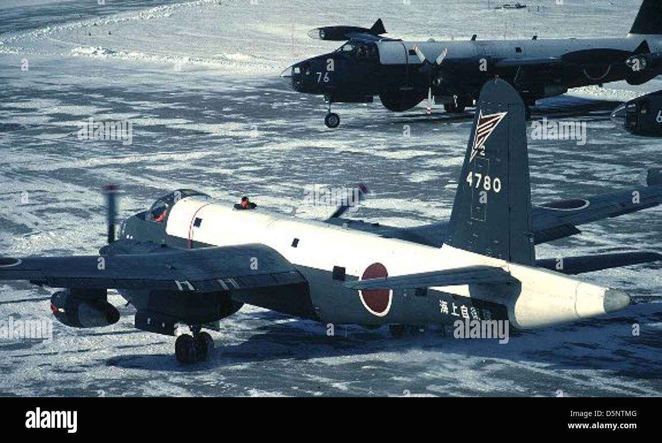 Jmsdf aircraft hi-res stock photography and images - Alamy