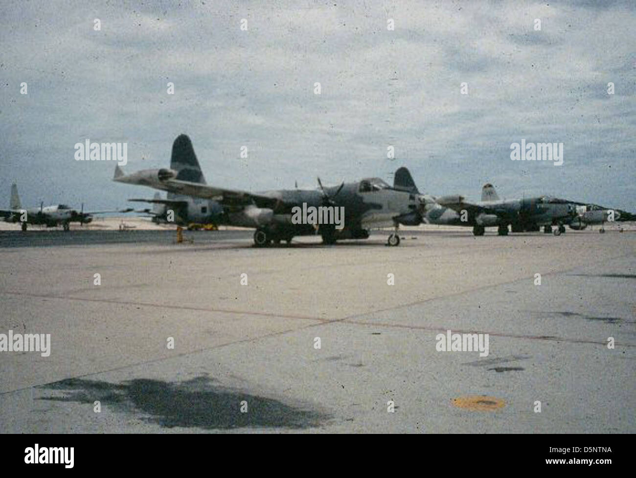 The VAH-21 squadron, equipped with carrier-based aircraft, played a ...