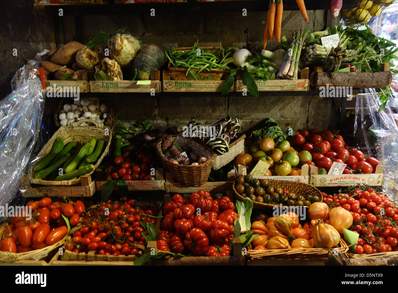 Traveling Europe food culinary Rustic vegetable stand Stock Photo - Alamy