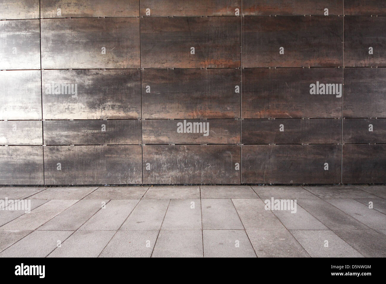 Simple wall hi-res stock photography and images - Alamy